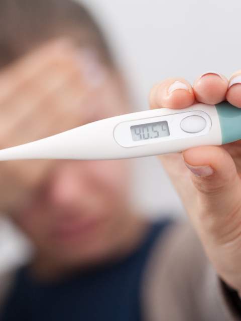 5 datos sobre la fiebre Fisiopatología, definición y datos de alarma ...