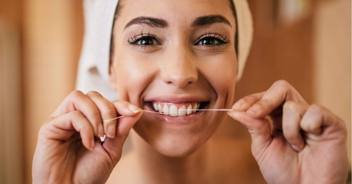 Uso correcto del hilo dental | medPoint